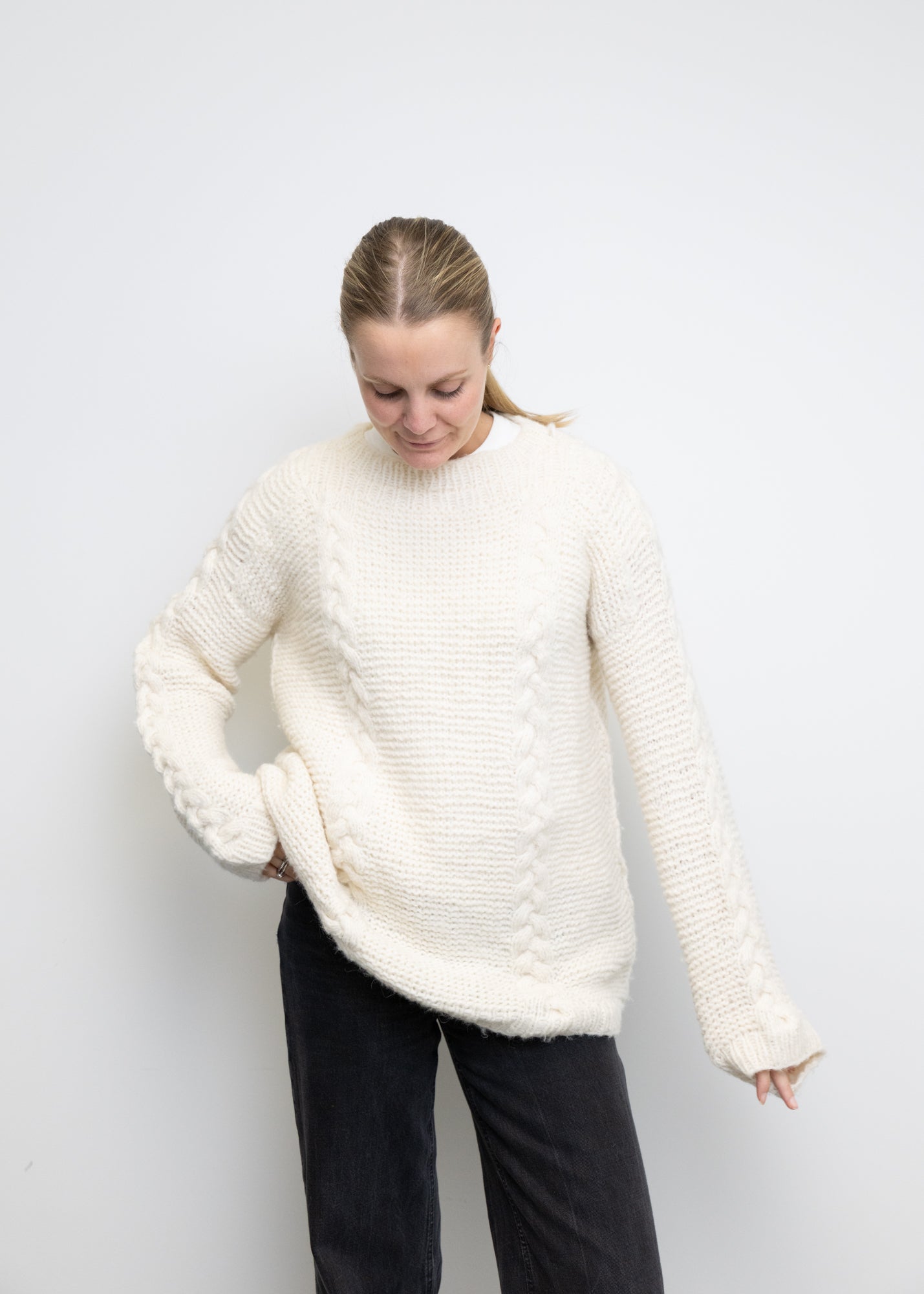Alpaca Cable Sweater | HAND KNITTED SWEATER - Skappel Oslo