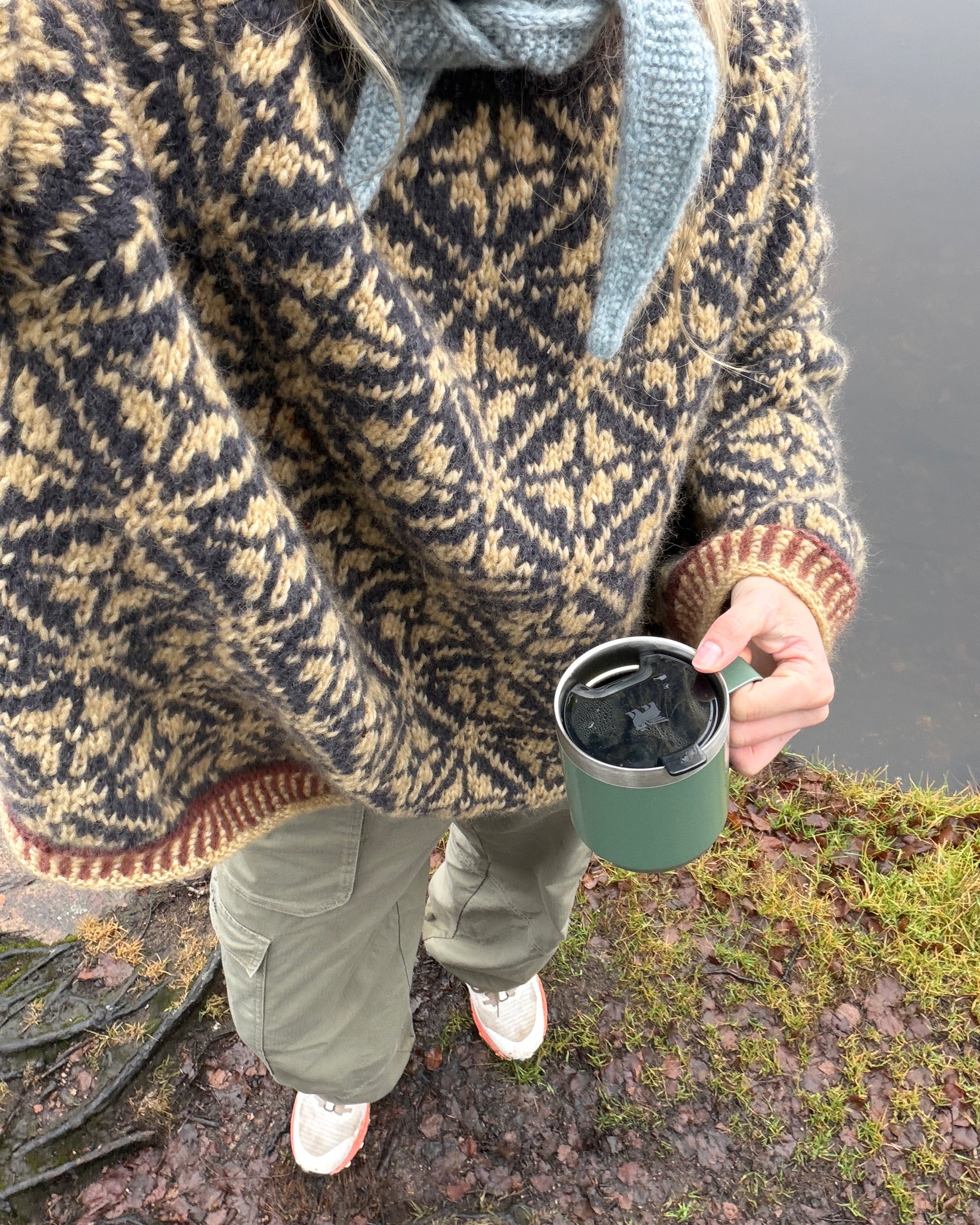 Kantarell | Dark Gray Blue & Mustard - Skappel Oslo